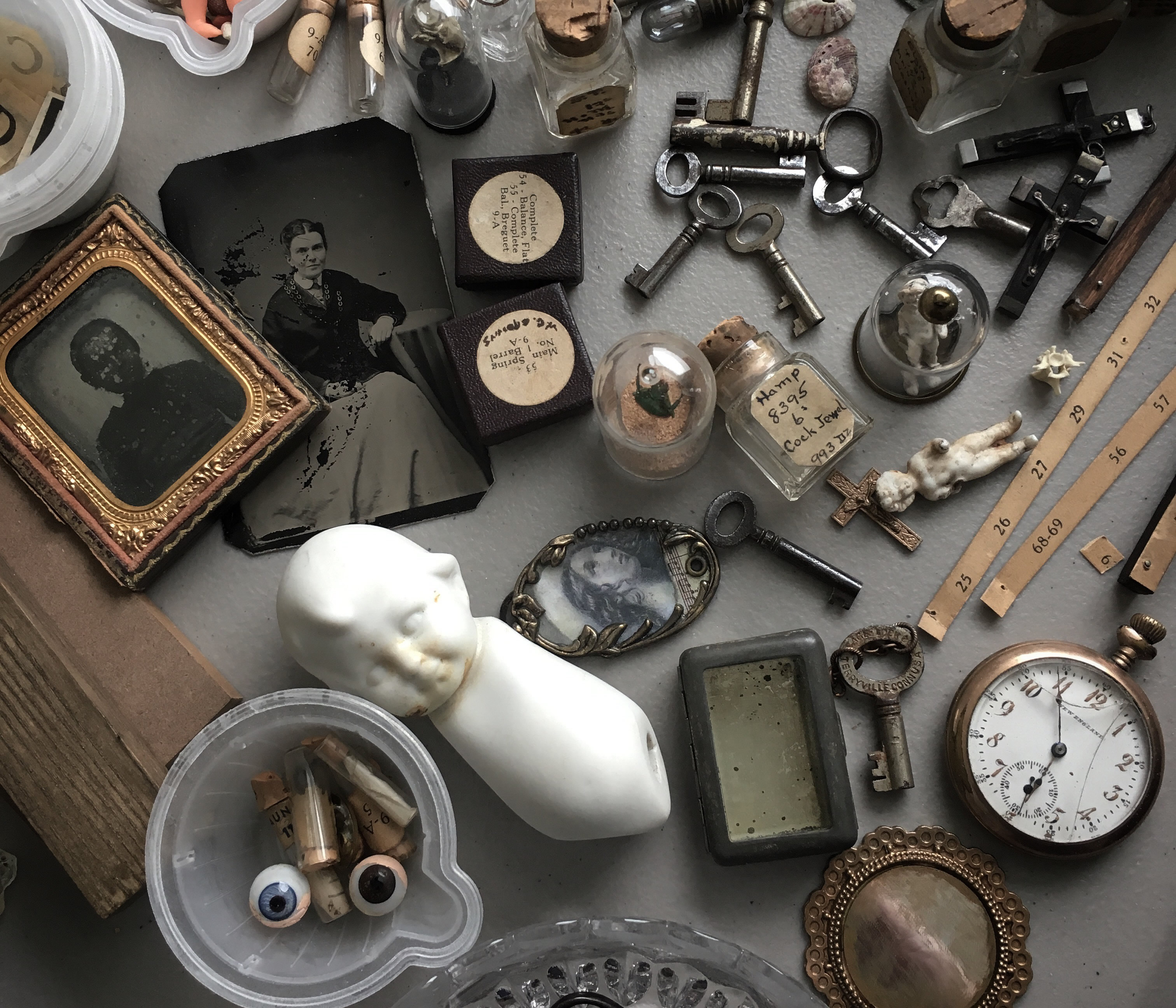 three posies. maker of assemblage art and unique jewelry.